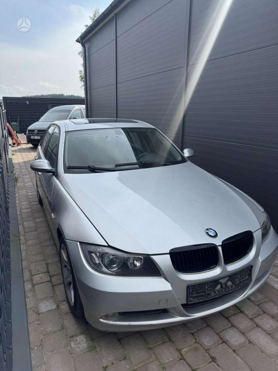 Pelēks BMW 320 2005 Viļņa, ar dzinēja tilpumu 2.00 L un nobraukumu 379 tūkst. km par 2550 €, foto 1 vietnē AUTOMOTO.COM.LV