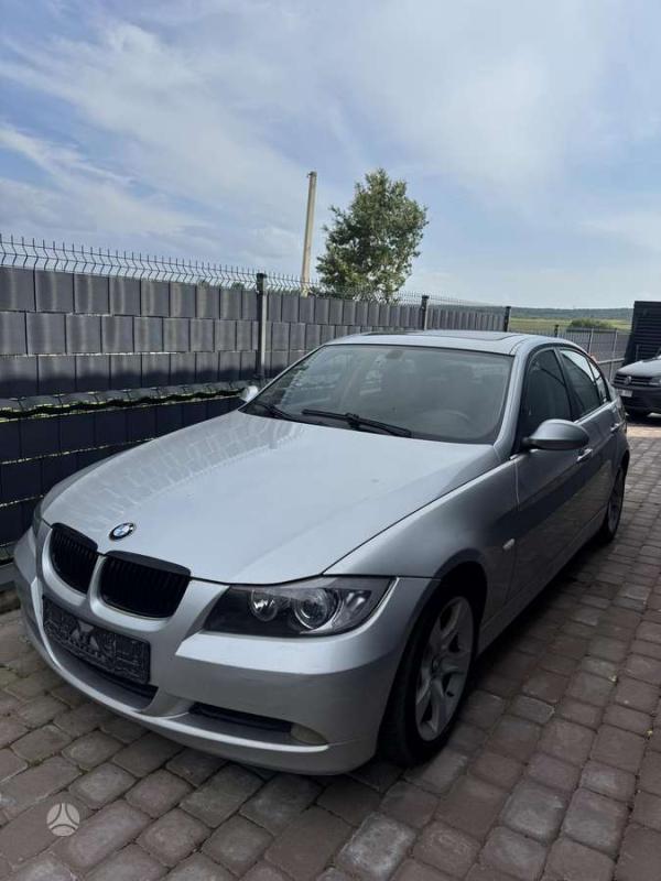 Pelēks BMW 320 2005 Viļņa, ar dzinēja tilpumu 2.00 L un nobraukumu 379 tūkst. km par 2550 €, foto 2 vietnē AUTOMOTO.COM.LV