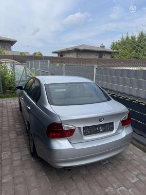 Pelēks BMW 320 2005 Viļņa, ar dzinēja tilpumu 2.00 L un nobraukumu 379 tūkst. km par 2550 €, foto 5 vietnē AUTOMOTO.COM.LV