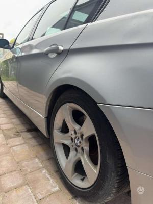 Pelēks BMW 320 2005 Viļņa, ar dzinēja tilpumu 2.00 L un nobraukumu 379 tūkst. km par 2550 €, foto 7 vietnē AUTOMOTO.COM.LV