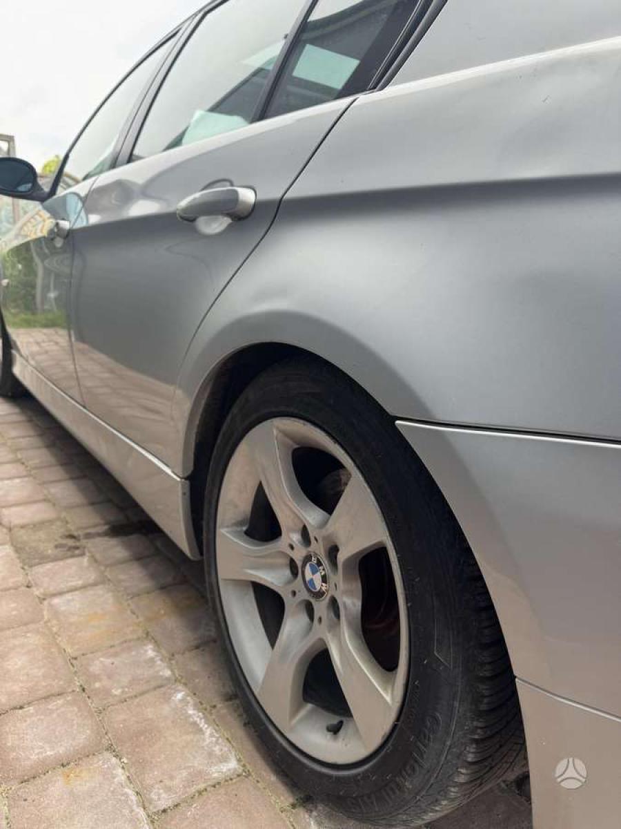 Pelēks BMW 320 2005 Viļņa, ar dzinēja tilpumu 2.00 L un nobraukumu 379 tūkst. km par 2550 €, foto 7 vietnē AUTOMOTO.COM.LV
