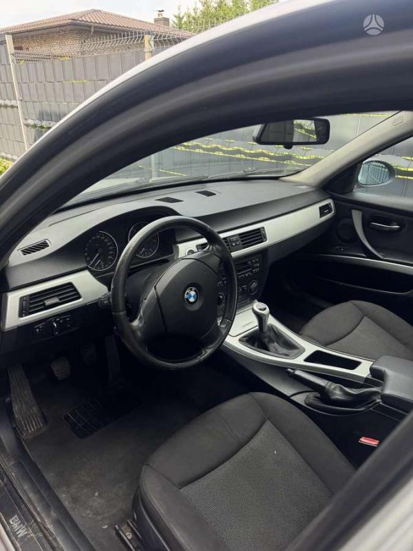 Pelēks BMW 320 2005 Viļņa, ar dzinēja tilpumu 2.00 L un nobraukumu 379 tūkst. km par 2550 €, foto 7 vietnē AUTOMOTO.COM.LV