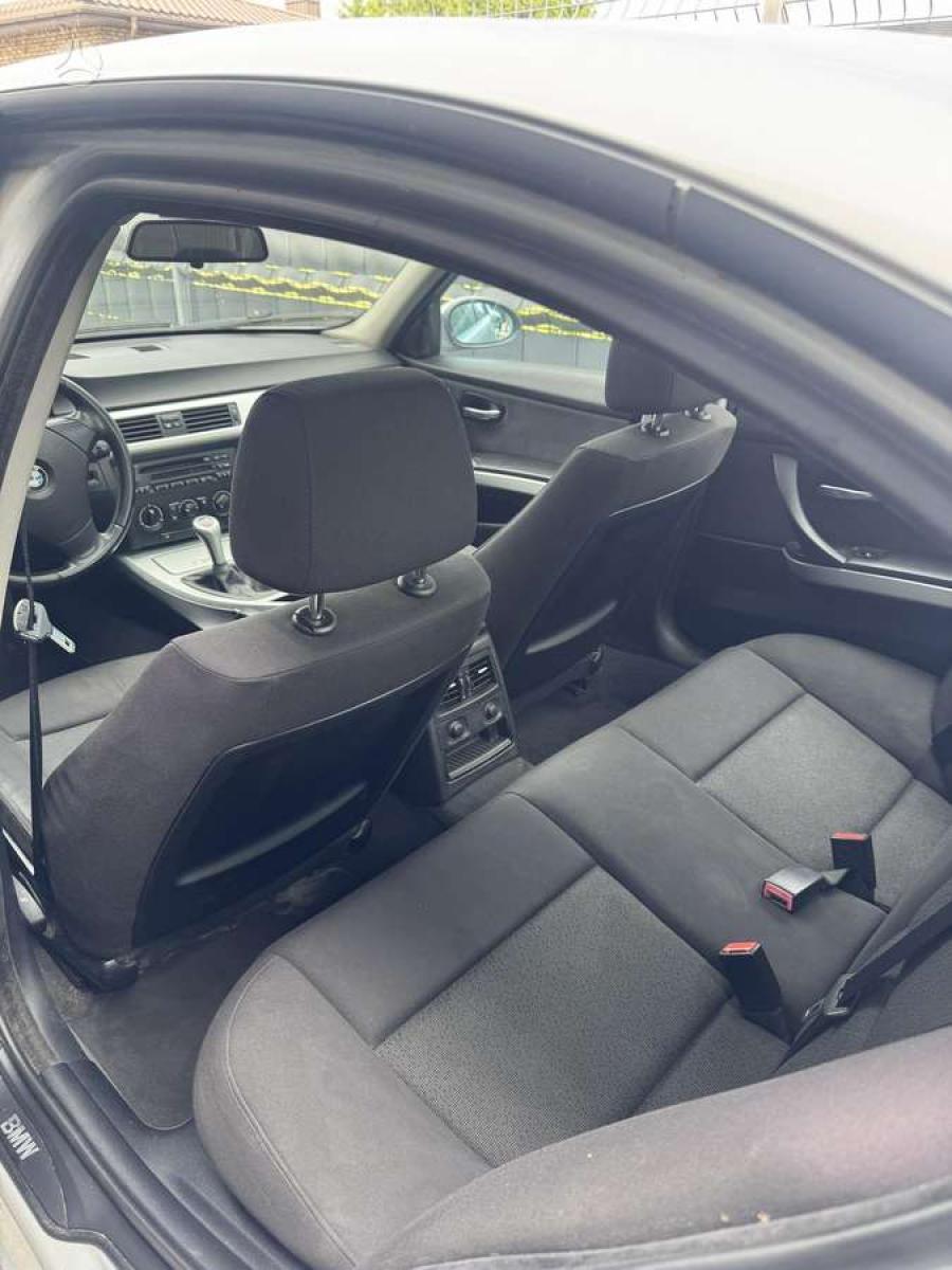 Pelēks BMW 320 2005 Viļņa, ar dzinēja tilpumu 2.00 L un nobraukumu 379 tūkst. km par 2550 €, foto 11 vietnē AUTOMOTO.COM.LV