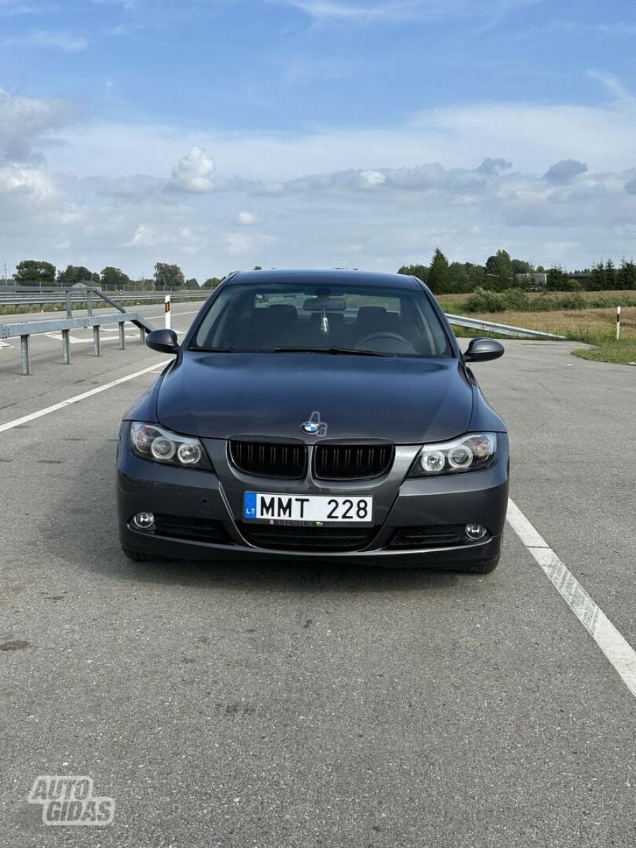 Pelēks BMW 320 2005 Šauļi, ar dzinēja tilpumu 2.00 L un nobraukumu 313 tūkst. km par 2650 €, foto 1 vietnē AUTOMOTO.COM.LV