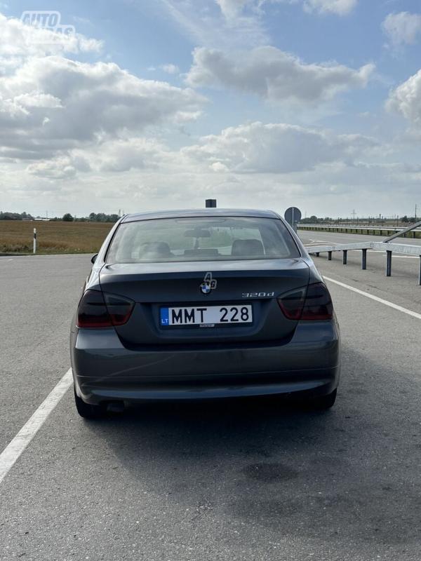 Pelēks BMW 320 2005 Šauļi, ar dzinēja tilpumu 2.00 L un nobraukumu 313 tūkst. km par 2650 €, foto 2 vietnē AUTOMOTO.COM.LV