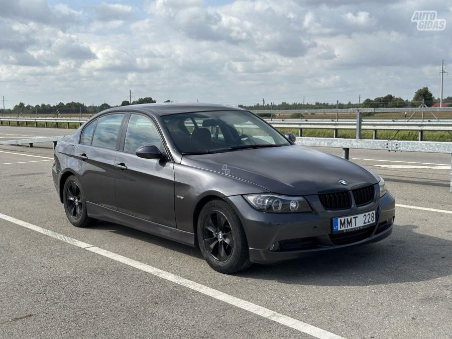 Pelēks BMW 320 2005 Šauļi, ar dzinēja tilpumu 2.00 L un nobraukumu 313 tūkst. km par 2650 €, foto 4 vietnē AUTOMOTO.COM.LV