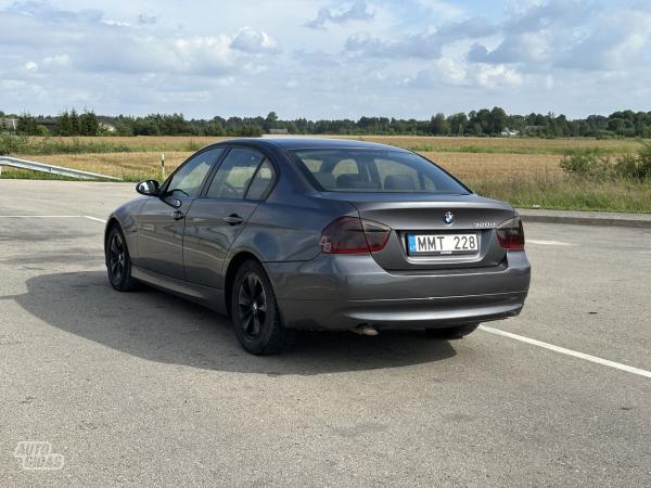 Pelēks BMW 320 2005 Šauļi, ar dzinēja tilpumu 2.00 L un nobraukumu 313 tūkst. km par 2650 €, foto 4 vietnē AUTOMOTO.COM.LV