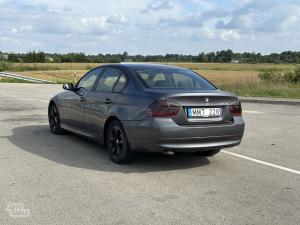 Pelēks BMW 320 2005 Šauļi, ar dzinēja tilpumu 2.00 L un nobraukumu 313 tūkst. km par 2650 €, foto 5 vietnē AUTOMOTO.COM.LV