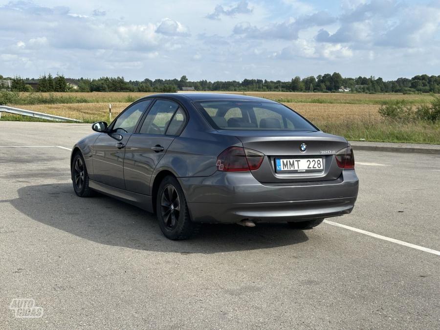 Pelēks BMW 320 2005 Šauļi, ar dzinēja tilpumu 2.00 L un nobraukumu 313 tūkst. km par 2650 €, foto 5 vietnē AUTOMOTO.COM.LV