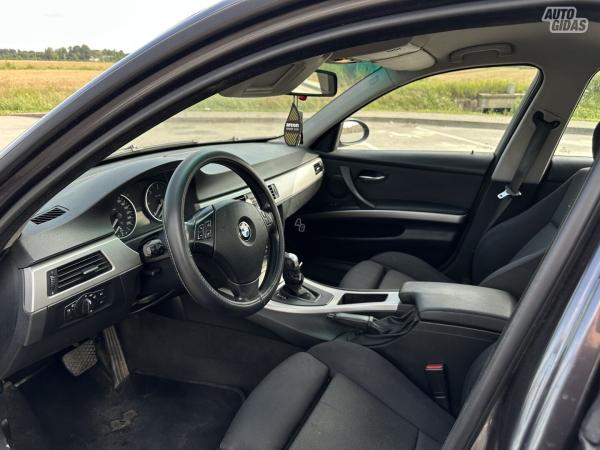 Pelēks BMW 320 2005 Šauļi, ar dzinēja tilpumu 2.00 L un nobraukumu 313 tūkst. km par 2650 €, foto 7 vietnē AUTOMOTO.COM.LV