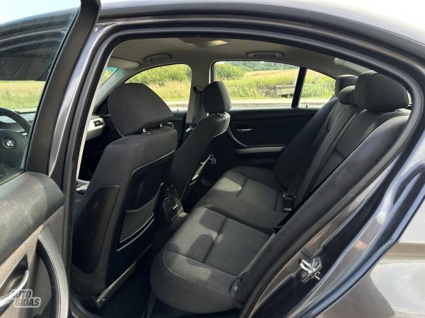 Pelēks BMW 320 2005 Šauļi, ar dzinēja tilpumu 2.00 L un nobraukumu 313 tūkst. km par 2650 €, foto 9 vietnē AUTOMOTO.COM.LV