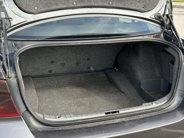 Pelēks BMW 320 2005 Šauļi, ar dzinēja tilpumu 2.00 L un nobraukumu 313 tūkst. km par 2650 €, foto 10 vietnē AUTOMOTO.COM.LV