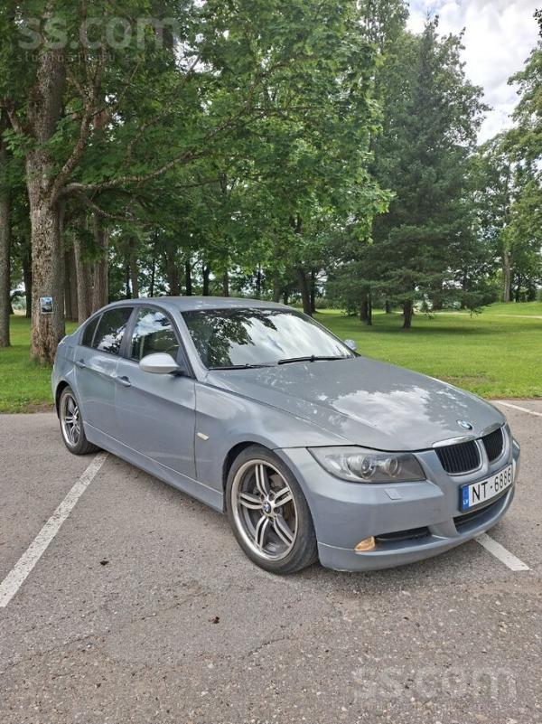 Pelēks BMW 320 2005 Jelgava, ar dzinēja tilpumu 2.00 L un nobraukumu 453 tūkst. km par 2300 €, foto 2 vietnē AUTOMOTO.COM.LV