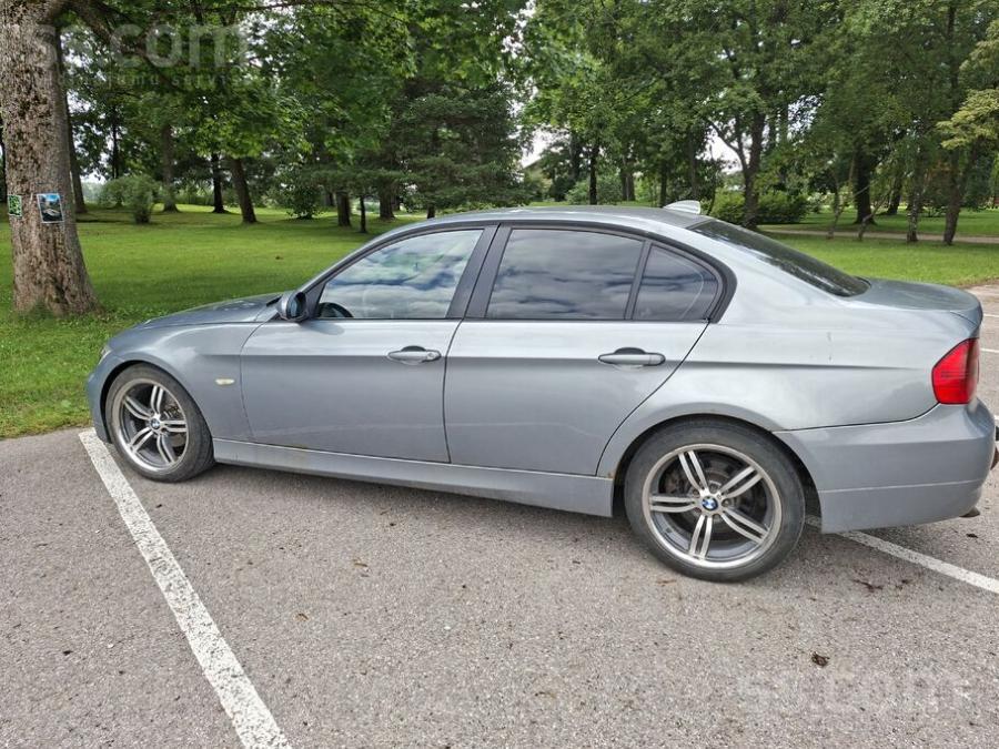 Pelēks BMW 320 2005 Jelgava, ar dzinēja tilpumu 2.00 L un nobraukumu 453 tūkst. km par 2300 €, foto 5 vietnē AUTOMOTO.COM.LV