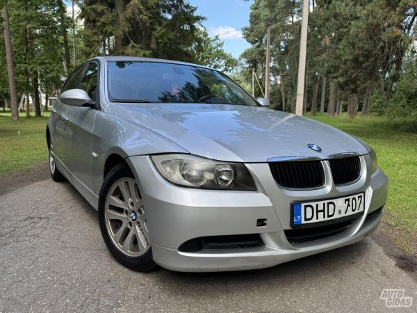 Grey BMW 320 2005 in Panevezys, with an engine capacity of 2.00 L and mileage of 394 thousand km for 1850 €, photo 5 on AUTOMOTO.COM.LV