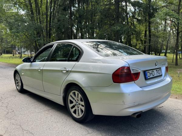 Grey BMW 320 2005 in Panevezys, with an engine capacity of 2.00 L and mileage of 394 thousand km for 1850 €, photo 9 on AUTOMOTO.COM.LV