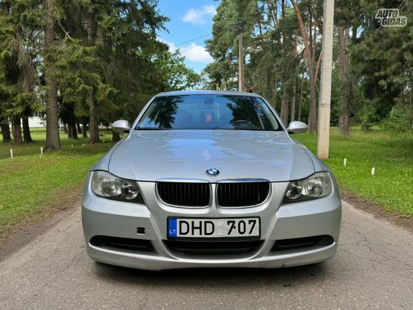 Pelēks BMW 320 2005 Panevēža, ar dzinēja tilpumu 2.00 L un nobraukumu 393 tūkst. km par 1850 €, foto 3 vietnē AUTOMOTO.COM.LV