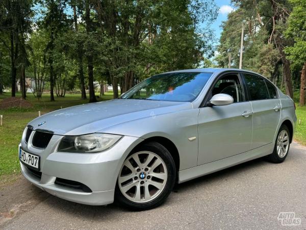 Pelēks BMW 320 2005 Panevēža, ar dzinēja tilpumu 2.00 L un nobraukumu 393 tūkst. km par 1850 €, foto 1 vietnē AUTOMOTO.COM.LV