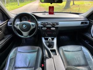 Grey BMW 320 2005 in Panevezys, with an engine capacity of 2.00 L and mileage of 393 thousand km for 1850 €, photo 14 on AUTOMOTO.COM.LV