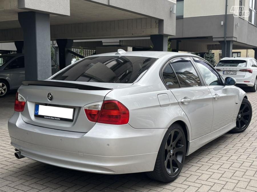 Pelēks BMW 320 2005 Kauņa, ar dzinēja tilpumu 2.00 L un nobraukumu 330 tūkst. km par 3500 €, foto 4 vietnē AUTOMOTO.COM.LV