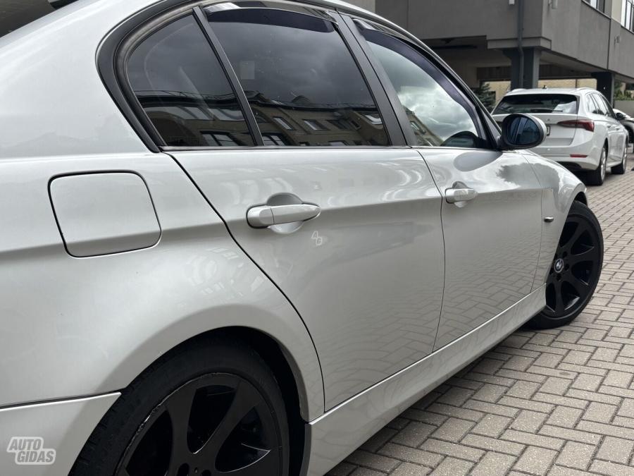 Pelēks BMW 320 2005 Kauņa, ar dzinēja tilpumu 2.00 L un nobraukumu 330 tūkst. km par 3500 €, foto 12 vietnē AUTOMOTO.COM.LV