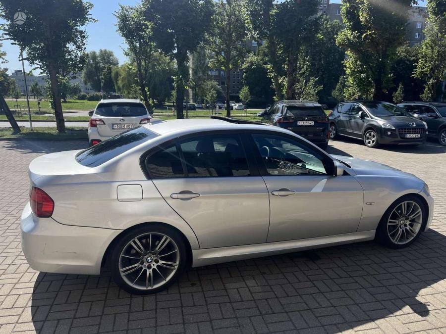 Grey BMW 320 2005 in Kaunas, with an engine capacity of 2.00 L and mileage of 303 thousand km for 4500 €, photo 5 on AUTOMOTO.COM.LV
