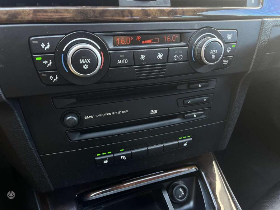 Grey BMW 320 2005 in Kaunas, with an engine capacity of 2.00 L and mileage of 303 thousand km for 4500 €, photo 15 on AUTOMOTO.COM.LV