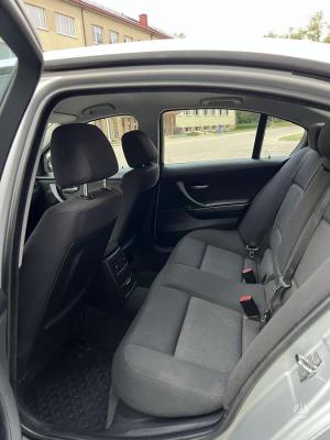 Grey BMW 320 2005 in Vilnius, with an engine capacity of 2.00 L and mileage of 354 thousand km for 3450 €, photo 9 on AUTOMOTO.COM.LV