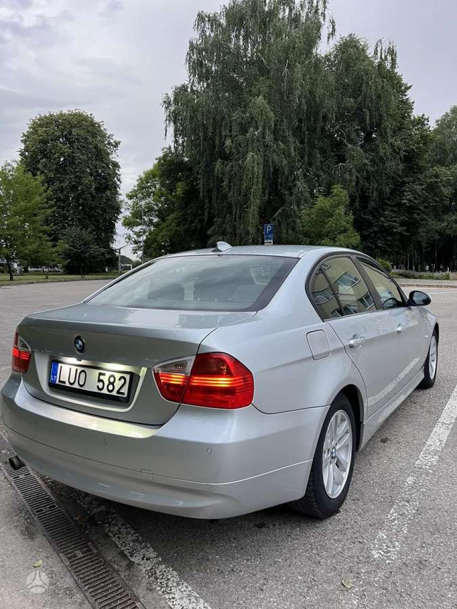 Grey BMW 320 2005 in Vilnius, with an engine capacity of 2.00 L and mileage of 354 thousand km for 3450 €, photo 10 on AUTOMOTO.COM.LV
