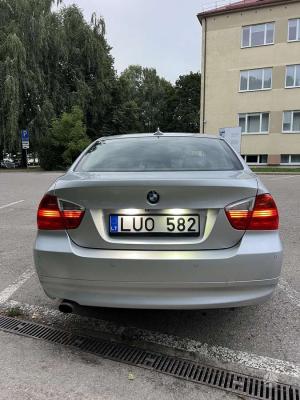 Grey BMW 320 2005 in Vilnius, with an engine capacity of 2.00 L and mileage of 354 thousand km for 3450 €, photo 11 on AUTOMOTO.COM.LV