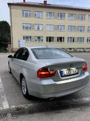 Grey BMW 320 2005 in Vilnius, with an engine capacity of 2.00 L and mileage of 354 thousand km for 3450 €, photo 12 on AUTOMOTO.COM.LV