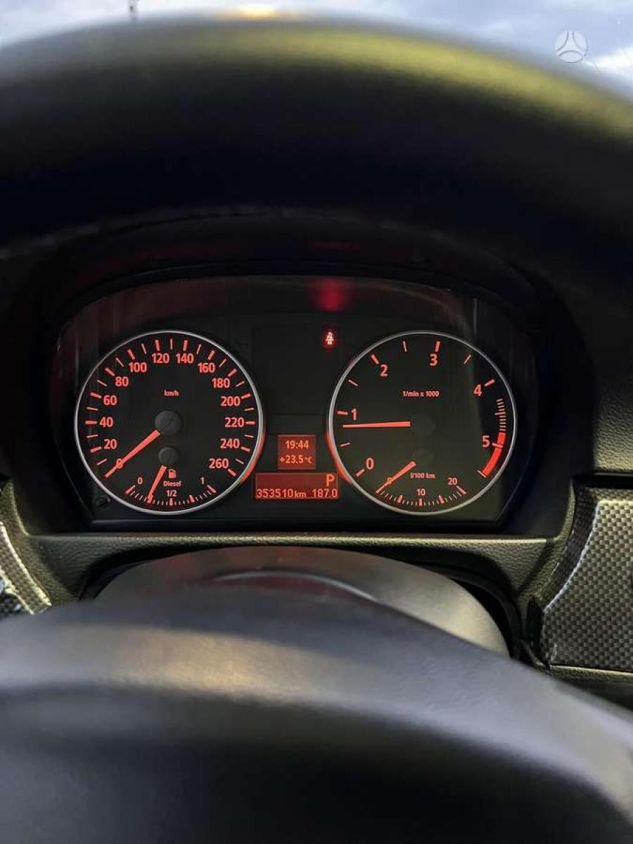 Grey BMW 320 2005 in Vilnius, with an engine capacity of 2.00 L and mileage of 354 thousand km for 3450 €, photo 13 on AUTOMOTO.COM.LV