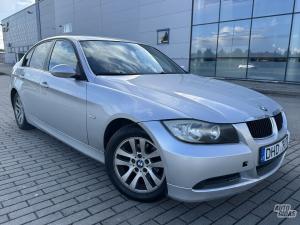 Pelēks BMW 320 2005 Panevēža, ar dzinēja tilpumu 2.00 L un nobraukumu 393 tūkst. km par 1850 €, foto 4 vietnē AUTOMOTO.COM.LV