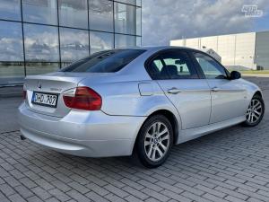 Pelēks BMW 320 2005 Panevēža, ar dzinēja tilpumu 2.00 L un nobraukumu 393 tūkst. km par 1850 €, foto 8 vietnē AUTOMOTO.COM.LV