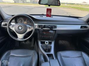 Pelēks BMW 320 2005 Panevēža, ar dzinēja tilpumu 2.00 L un nobraukumu 393 tūkst. km par 1850 €, foto 12 vietnē AUTOMOTO.COM.LV