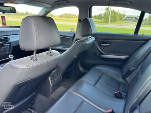 Pelēks BMW 320 2005 Panevēža, ar dzinēja tilpumu 2.00 L un nobraukumu 393 tūkst. km par 1850 €, foto 15 vietnē AUTOMOTO.COM.LV