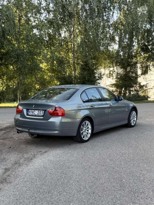 БМВ 320 2005 в Вильнюс на AUTOMOTO.COM.LV Серый БМВ 320 2005 в Вильнюс, объемом двигателя 2.00 л и пробегом 240 тыс. км за 2200 €, фото 6 на AUTOMOTO.COM.LV