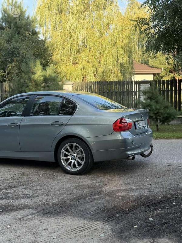 БМВ 320 2005 в Вильнюс на AUTOMOTO.COM.LV Серый БМВ 320 2005 в Вильнюс, объемом двигателя 2.00 л и пробегом 240 тыс. км за 2200 €, фото 8 на AUTOMOTO.COM.LV