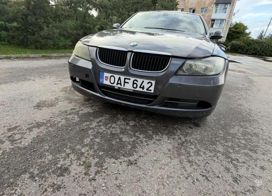 Pelēks BMW 320 2005 Kauņa, ar dzinēja tilpumu 2.00 L un nobraukumu 498 tūkst. km par 2000 €, foto 1 vietnē AUTOMOTO.COM.LV