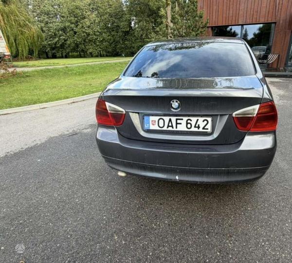 Pelēks BMW 320 2005 Kauņa, ar dzinēja tilpumu 2.00 L un nobraukumu 498 tūkst. km par 2000 €, foto 3 vietnē AUTOMOTO.COM.LV
