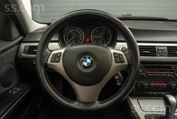 BMW 320 2005 in Riga on AUTOMOTO.COM.LV Grey BMW 320 2005 in Riga, with an engine capacity of 2.00 L and mileage of 380 thousand km for 3350 €, photo 10 on AUTOMOTO.COM.LV