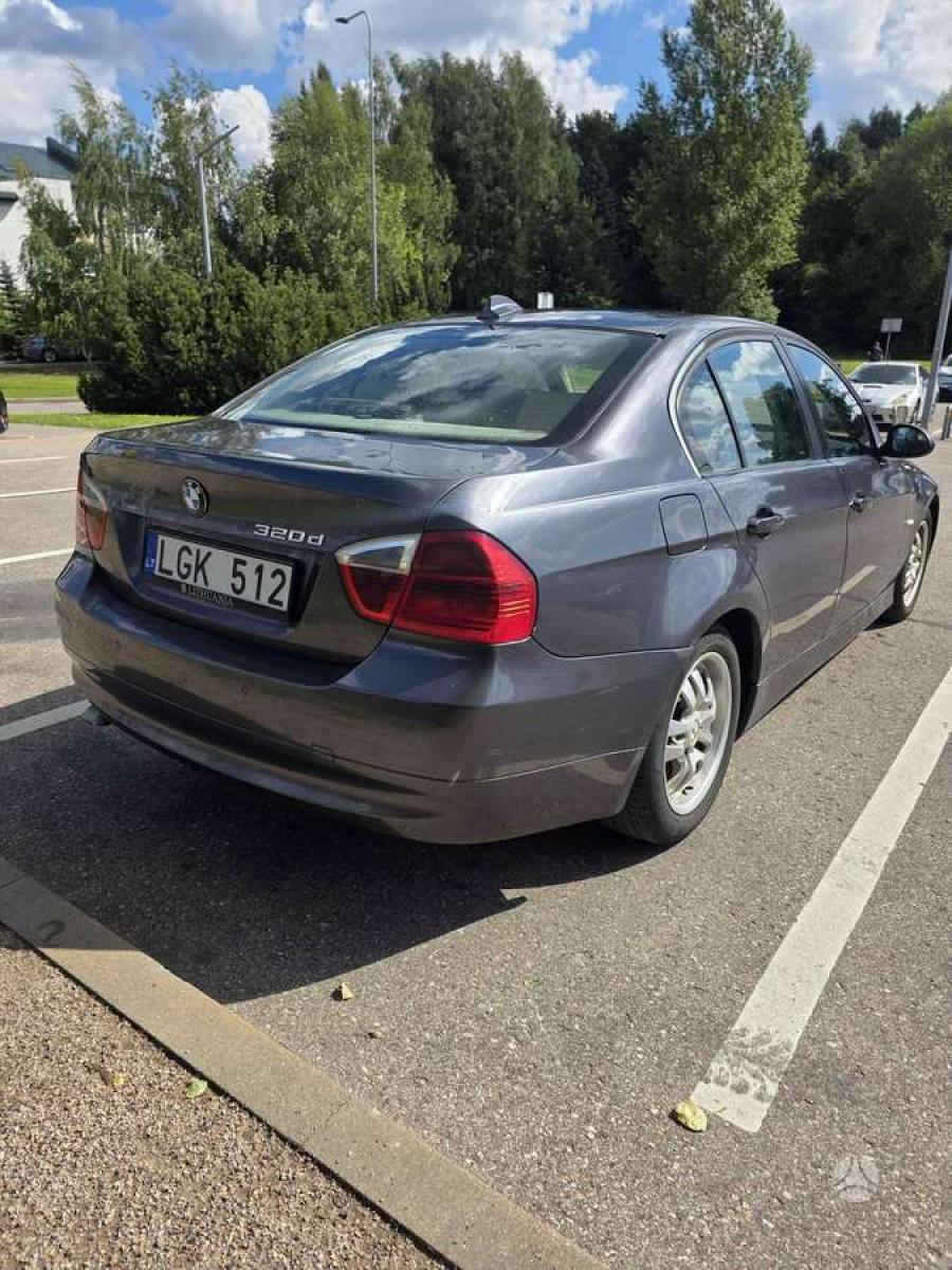 Grey BMW 320 2005 in Vilnius, with an engine capacity of 2.00 L and mileage of 339 thousand km for 1999 €, photo 3 on AUTOMOTO.COM.LV