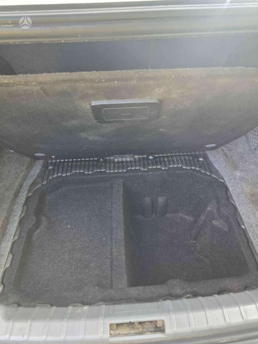 Grey BMW 320 2005 in Vilnius, with an engine capacity of 2.00 L and mileage of 339 thousand km for 1999 €, photo 10 on AUTOMOTO.COM.LV