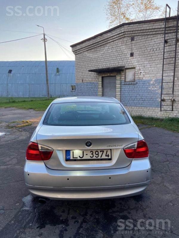 БМВ 320 2005 в Рига на AUTOMOTO.COM.LV Серый БМВ 320 2005 в Рига, объемом двигателя 2.00 л и пробегом 524 тыс. км за 2300 €, фото 4 на AUTOMOTO.COM.LV