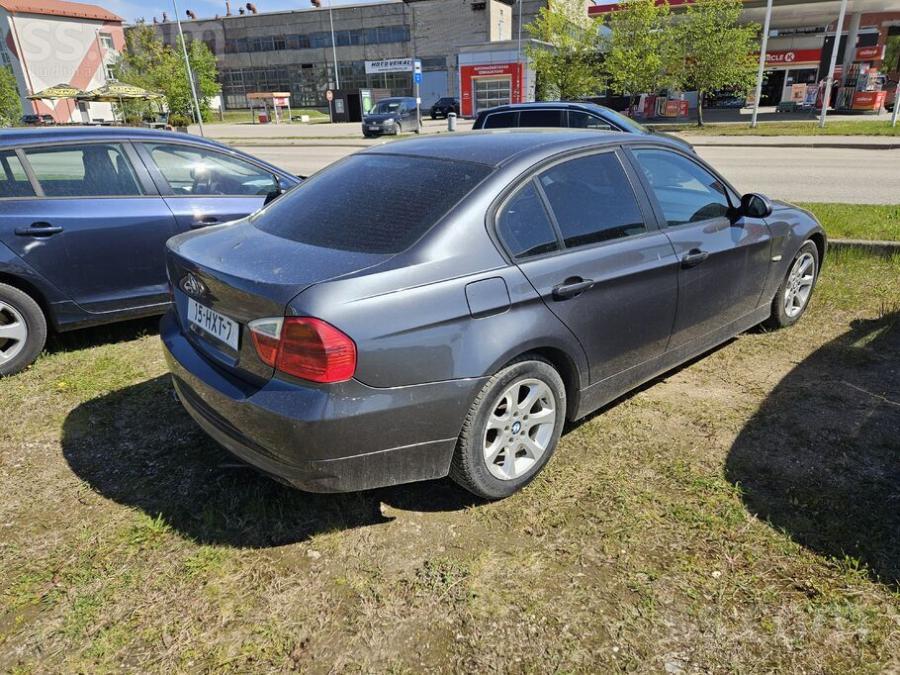 Pelēks BMW 320 2006 Cēsis, ar dzinēja tilpumu 2.00 L un nobraukumu 0 tūkst. km par 3200 €, foto 3 vietnē AUTOMOTO.COM.LV