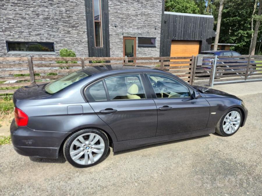 Grey BMW 320 2006 in Riga, with an engine capacity of 2.00 L and mileage of 236 thousand km for 4290 €, photo 4 on AUTOMOTO.COM.LV