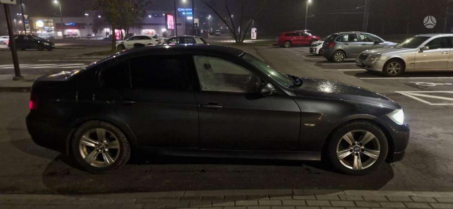Pelēks BMW 320 2006 Kauņa, ar dzinēja tilpumu 2.00 L un nobraukumu 368 tūkst. km par 2900 €, foto 6 vietnē AUTOMOTO.COM.LV