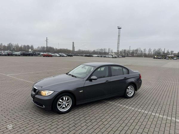 Grey BMW 320 2006 in Marijampole, with an engine capacity of 2.00 L and mileage of 176 thousand km for 3399 €, photo 2 on AUTOMOTO.COM.LV