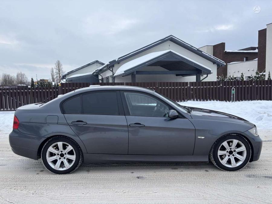 Grey BMW 320 2006 in Vilnius, with an engine capacity of 2.00 L and mileage of 390 thousand km for 2700 €, photo 6 on AUTOMOTO.COM.LV