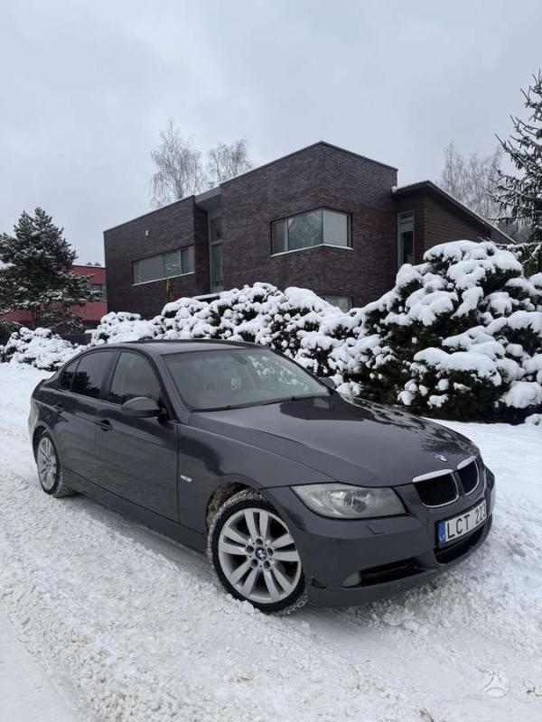 Pelēks BMW 320 2006 Viļņa, ar dzinēja tilpumu 2.00 L un nobraukumu 308 tūkst. km par 3200 €, foto 3 vietnē AUTOMOTO.COM.LV